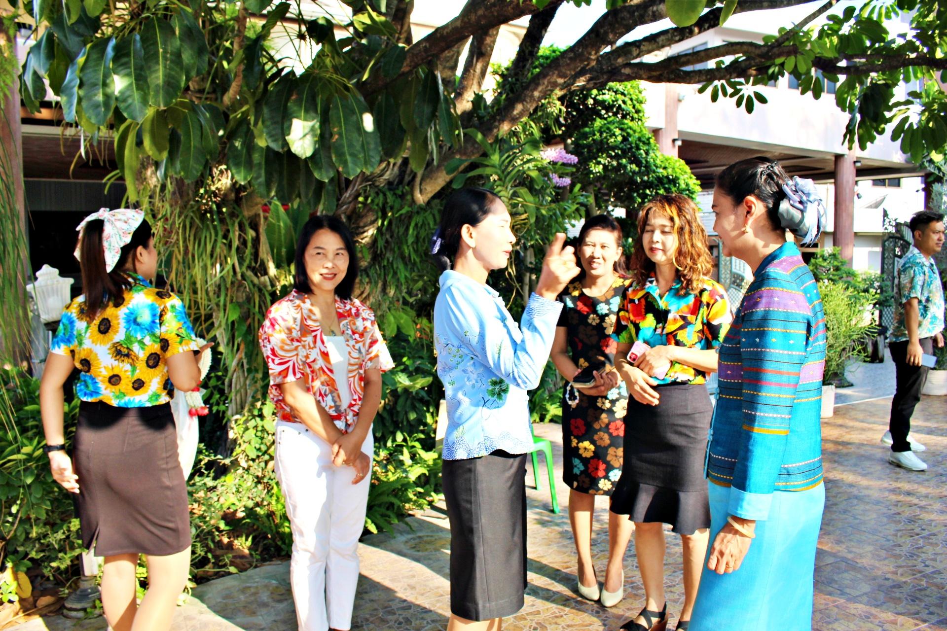 สพป.นครปฐม เขต 1 ร่วมรดน้ำขอพร นายอนุชา สะสมทรัพย์ รองหัวหน้าพรรคชาติไทยพัฒนา สมาชิกสภาผู้แทน ...